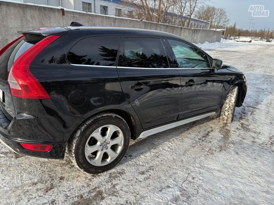 Melns Volvo XC60 2013 Klaipėda, ar dzinēja tilpumu 3.20 L un nobraukumu 388 tūkst. km par 9500 €, foto 5 vietnē AUTOMOTO.COM.LV