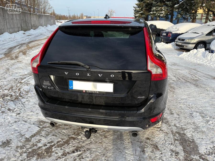 Melns Volvo XC60 2013 Klaipėda, ar dzinēja tilpumu 3.20 L un nobraukumu 388 tūkst. km par 9500 €, foto 6 vietnē AUTOMOTO.COM.LV