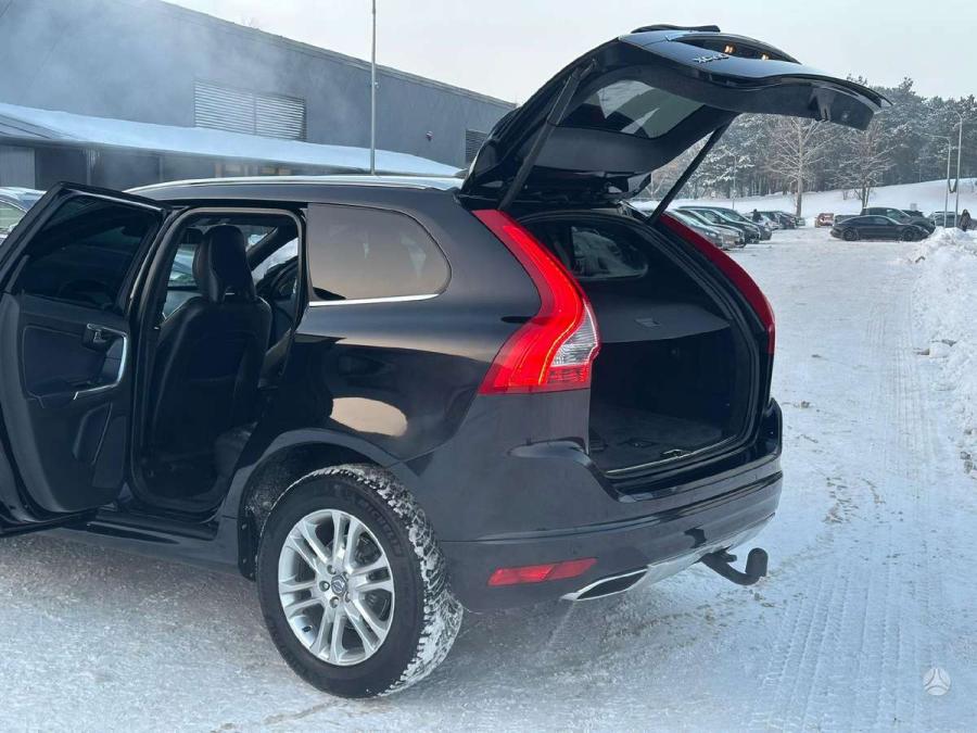 Melns Volvo XC60 2013 Jonava, ar dzinēja tilpumu 2.40 L un nobraukumu 280 tūkst. km par 13799 €, foto 35 vietnē AUTOMOTO.COM.LV