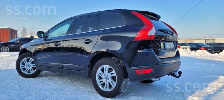 Black Volvo XC60 2013 in Riga, with an engine capacity of 2.40 L and mileage of 0 thousand km for 11700 €, photo 3 on AUTOMOTO.COM.LV