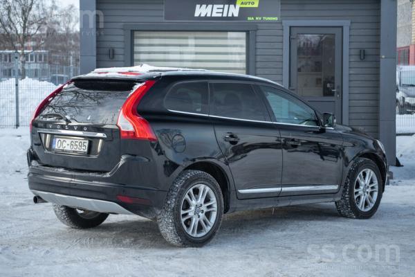 Black Volvo XC60 2013 in Liepaja, with an engine capacity of 2.00 L and mileage of 297 thousand km for 10350 €, photo 3 on AUTOMOTO.COM.LV