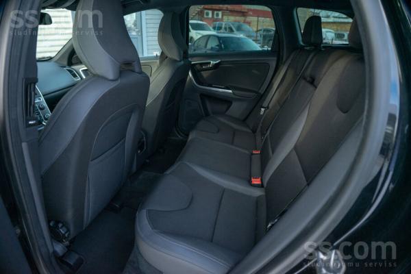 Black Volvo XC60 2013 in Liepaja, with an engine capacity of 2.00 L and mileage of 297 thousand km for 10350 €, photo 8 on AUTOMOTO.COM.LV