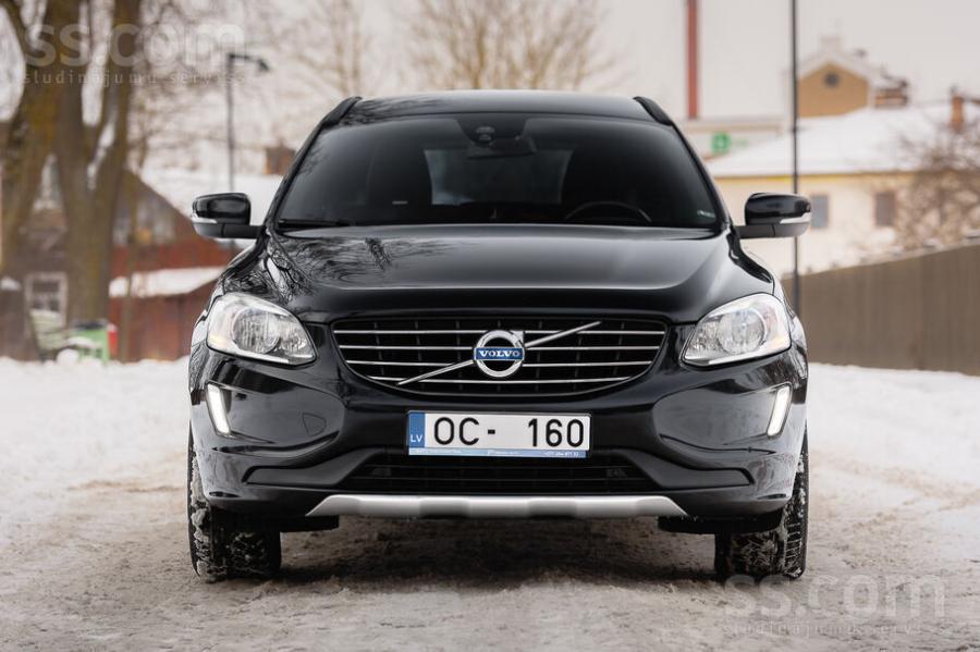 Black Volvo XC60 2013 in Jelgava, with an engine capacity of 2.00 L and mileage of 296 thousand km for 10590 €, photo 1 on AUTOMOTO.COM.LV