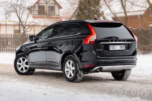 Black Volvo XC60 2013 in Jelgava, with an engine capacity of 2.00 L and mileage of 296 thousand km for 10590 €, photo 5 on AUTOMOTO.COM.LV