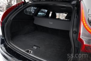 Black Volvo XC60 2013 in Jelgava, with an engine capacity of 2.00 L and mileage of 296 thousand km for 10590 €, photo 8 on AUTOMOTO.COM.LV
