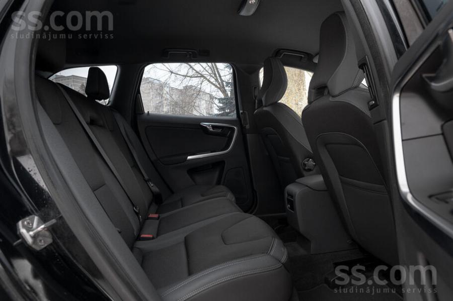 Black Volvo XC60 2013 in Jelgava, with an engine capacity of 2.00 L and mileage of 296 thousand km for 10590 €, photo 13 on AUTOMOTO.COM.LV