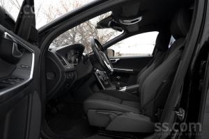 Black Volvo XC60 2013 in Jelgava, with an engine capacity of 2.00 L and mileage of 296 thousand km for 10590 €, photo 16 on AUTOMOTO.COM.LV
