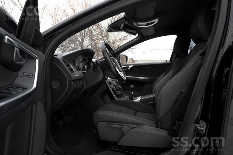 Black Volvo XC60 2013 in Jelgava, with an engine capacity of 2.00 L and mileage of 296 thousand km for 10590 €, photo 16 on AUTOMOTO.COM.LV