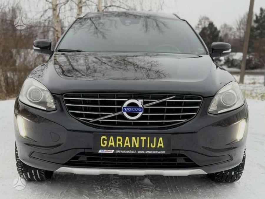 Black Volvo XC60 2013 in Siauliai, with an engine capacity of 1.98 L and mileage of 264 thousand km for 13750 €, photo 5 on AUTOMOTO.COM.LV