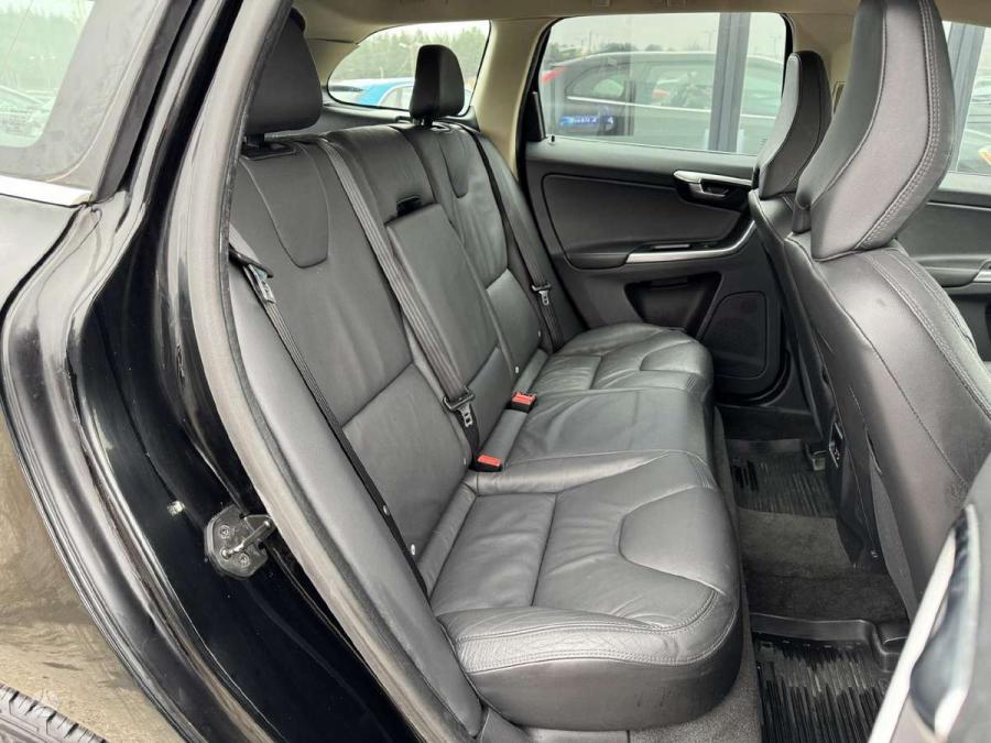Melns Volvo XC60 2013 Viļņa, ar dzinēja tilpumu 2.40 L un nobraukumu 195 tūkst. km par 9350 €, foto 7 vietnē AUTOMOTO.COM.LV
