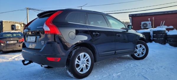 Melns Volvo XC60 2013 Rīga, ar dzinēja tilpumu 2.40 L un nobraukumu 283 tūkst. km par 11700 €, foto 4 vietnē AUTOMOTO.COM.LV