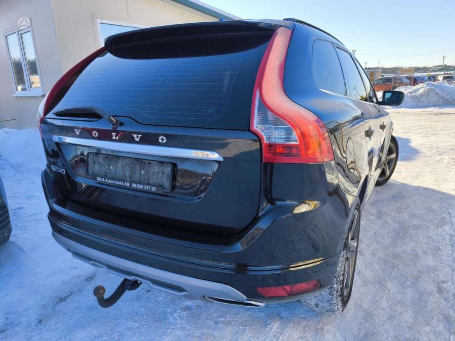 Melns Volvo XC60 2013 Viļņa, ar dzinēja tilpumu 1.98 L un nobraukumu 255 tūkst. km par 10500 €, foto 3 vietnē AUTOMOTO.COM.LV