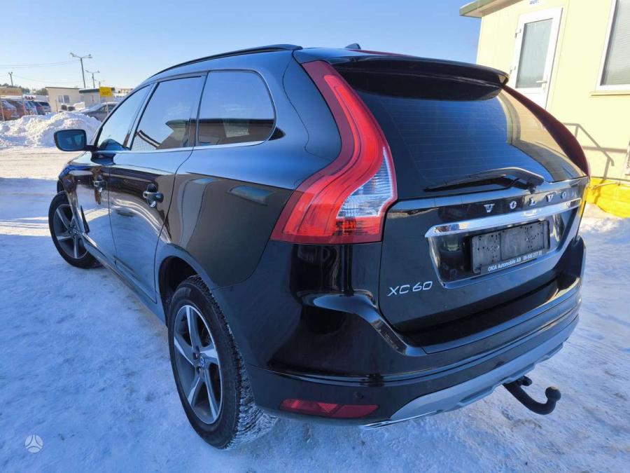 Melns Volvo XC60 2013 Viļņa, ar dzinēja tilpumu 1.98 L un nobraukumu 255 tūkst. km par 10500 €, foto 7 vietnē AUTOMOTO.COM.LV