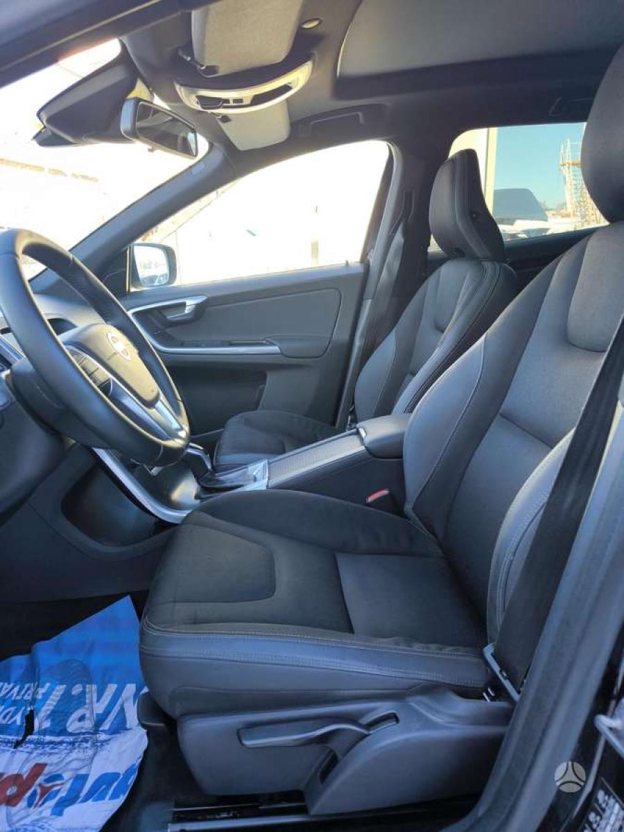 Melns Volvo XC60 2013 Viļņa, ar dzinēja tilpumu 1.98 L un nobraukumu 255 tūkst. km par 10500 €, foto 10 vietnē AUTOMOTO.COM.LV