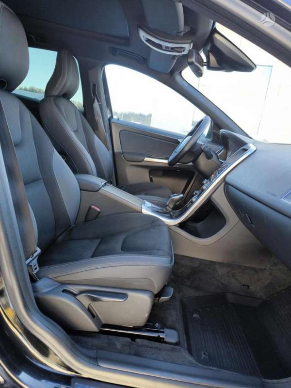 Melns Volvo XC60 2013 Viļņa, ar dzinēja tilpumu 1.98 L un nobraukumu 255 tūkst. km par 10500 €, foto 11 vietnē AUTOMOTO.COM.LV