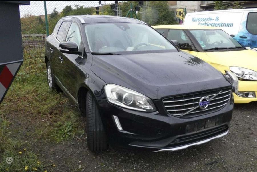 Black Volvo XC60 2013 in Marijampole, with an engine capacity of 2.40 L and mileage of 300 thousand km for 8200 €, photo 3 on AUTOMOTO.COM.LV