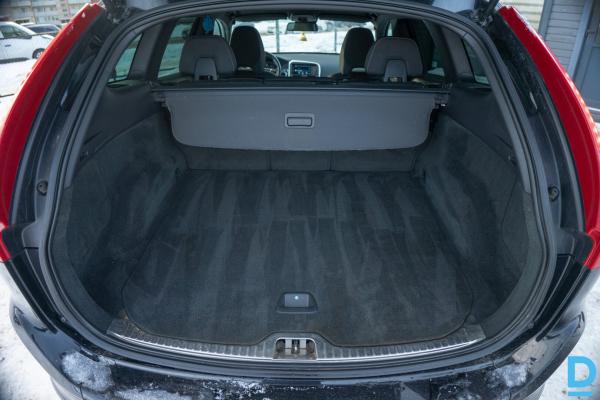 Black Volvo XC60 2013 in Liepaja, with an engine capacity of 2.00 L and mileage of 297 thousand km for 10350 €, photo 7 on AUTOMOTO.COM.LV