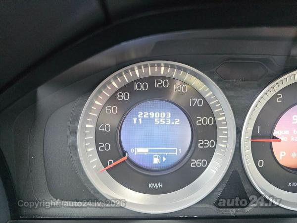Melns Volvo XC60 2013 Paide, ar dzinēja tilpumu 2.40 L un nobraukumu 229 tūkst. km par 12700 €, foto 11 vietnē AUTOMOTO.COM.LV