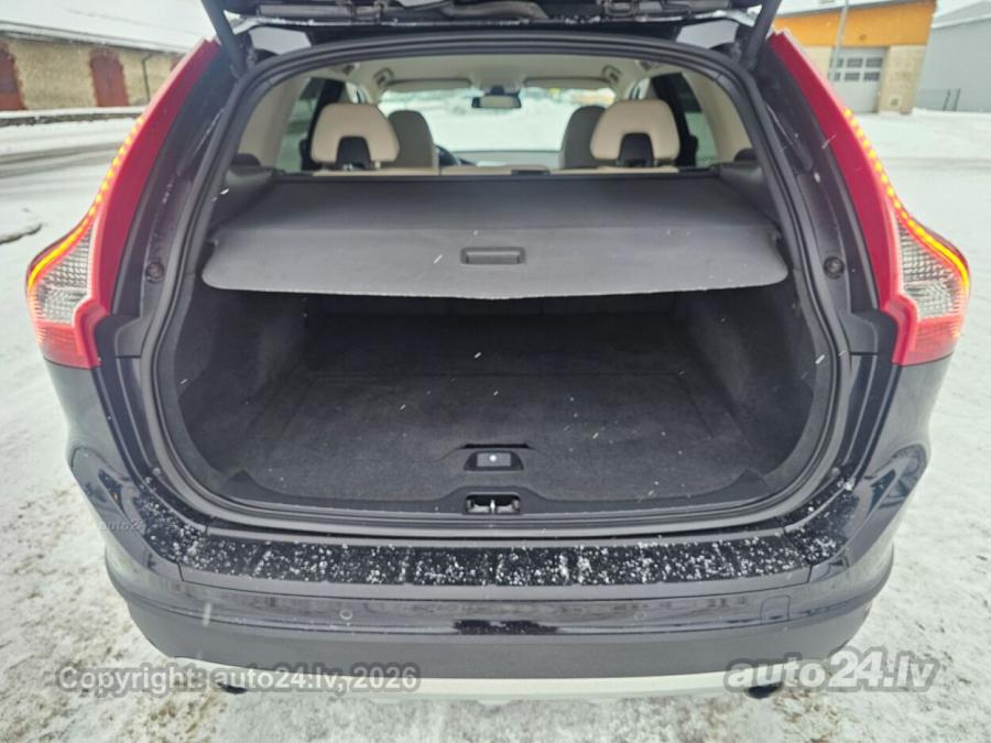 Black Volvo XC60 2013 in Paide, with an engine capacity of 2.40 L and mileage of 229 thousand km for 12700 €, photo 27 on AUTOMOTO.COM.LV