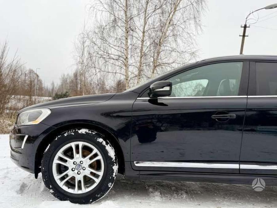 Black Volvo XC60 2013 in Siauliai, with an engine capacity of 1.98 L and mileage of 264 thousand km for 13750 €, photo 11 on AUTOMOTO.COM.LV