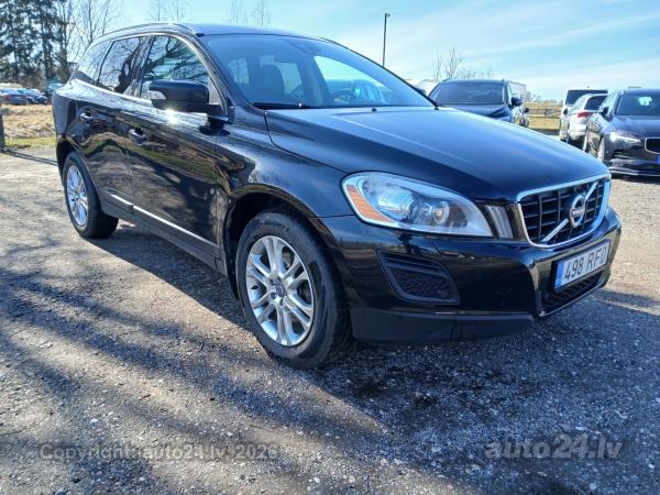 Melns Volvo XC60 2013 Tartu, ar dzinēja tilpumu 2.40 L un nobraukumu 325 tūkst. km par 8490 €, foto 3 vietnē AUTOMOTO.COM.LV