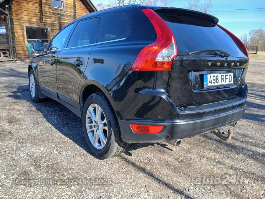 Black Volvo XC60 2013 in Tartu, with an engine capacity of 2.40 L and mileage of 325 thousand km for 8490 €, photo 8 on AUTOMOTO.COM.LV