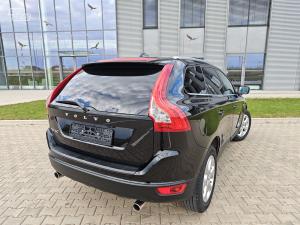 Black Volvo XC60 2013 in Siauliai, with an engine capacity of 3.20 L and mileage of 139 thousand km for 10500 €, photo 6 on AUTOMOTO.COM.LV