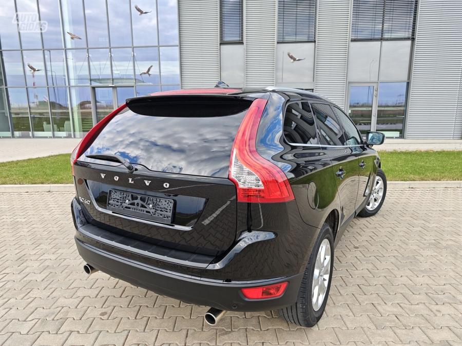 Black Volvo XC60 2013 in Siauliai, with an engine capacity of 3.20 L and mileage of 139 thousand km for 10500 €, photo 6 on AUTOMOTO.COM.LV