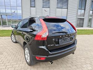 Black Volvo XC60 2013 in Siauliai, with an engine capacity of 3.20 L and mileage of 139 thousand km for 10500 €, photo 8 on AUTOMOTO.COM.LV