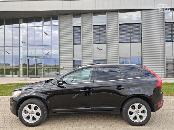 Black Volvo XC60 2013 in Siauliai, with an engine capacity of 3.20 L and mileage of 139 thousand km for 10500 €, photo 8 on AUTOMOTO.COM.LV