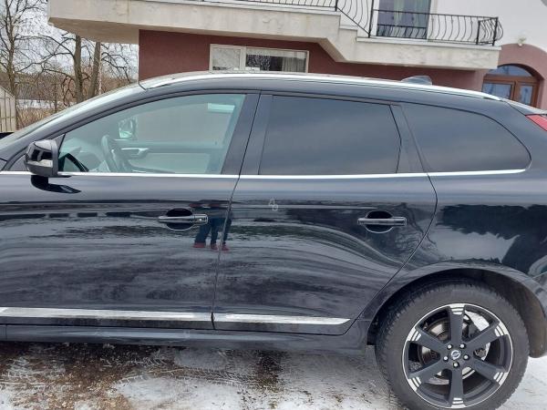 Melns Volvo XC60 2013 Jonava, ar dzinēja tilpumu 2.40 L un nobraukumu 254 tūkst. km par 13500 €, foto 5 vietnē AUTOMOTO.COM.LV