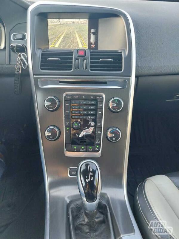 Melns Volvo XC60 2013 Jonava, ar dzinēja tilpumu 2.40 L un nobraukumu 254 tūkst. km par 13500 €, foto 8 vietnē AUTOMOTO.COM.LV