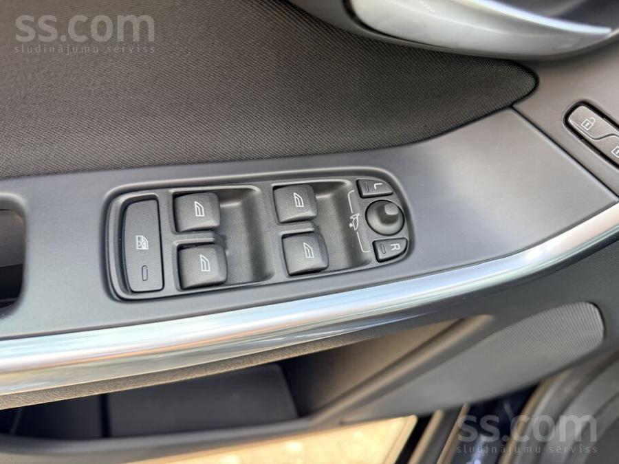 Melns Volvo XC60 2013 Rīga, ar dzinēja tilpumu 2.00 L un nobraukumu 183 tūkst. km par 11995 €, foto 10 vietnē AUTOMOTO.COM.LV