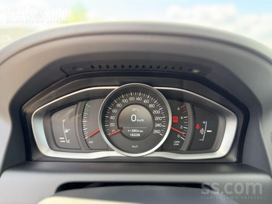 Melns Volvo XC60 2013 Rīga, ar dzinēja tilpumu 2.00 L un nobraukumu 183 tūkst. km par 11995 €, foto 13 vietnē AUTOMOTO.COM.LV