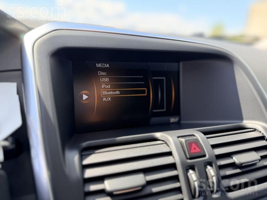 Melns Volvo XC60 2013 Rīga, ar dzinēja tilpumu 2.00 L un nobraukumu 183 tūkst. km par 11995 €, foto 14 vietnē AUTOMOTO.COM.LV