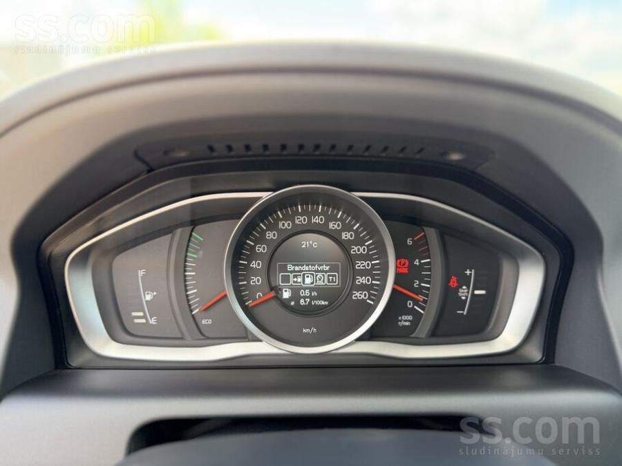 Melns Volvo XC60 2013 Rīga, ar dzinēja tilpumu 2.00 L un nobraukumu 183 tūkst. km par 11995 €, foto 18 vietnē AUTOMOTO.COM.LV