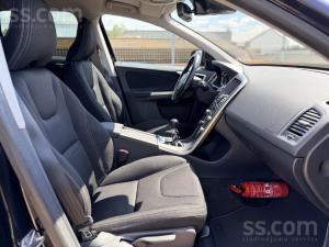Melns Volvo XC60 2013 Rīga, ar dzinēja tilpumu 2.00 L un nobraukumu 183 tūkst. km par 11995 €, foto 20 vietnē AUTOMOTO.COM.LV