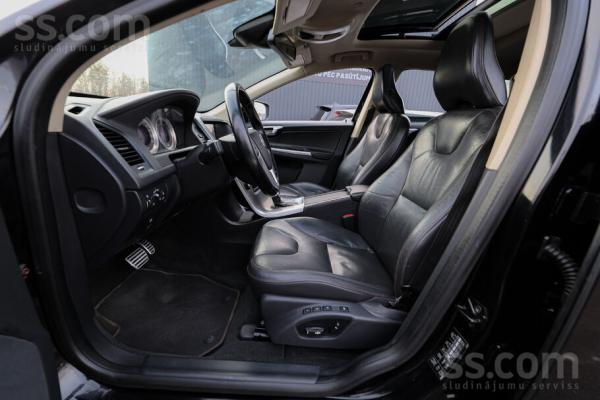Black Volvo XC60 2013 in Jelgava, with an engine capacity of 2.40 L and mileage of 0 thousand km for 10300 €, photo 8 on AUTOMOTO.COM.LV
