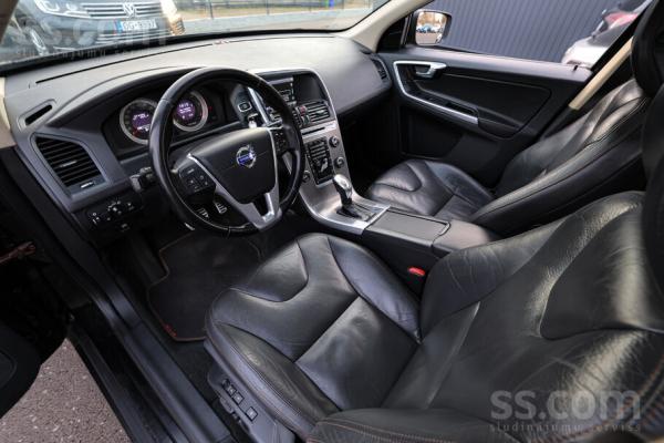 Black Volvo XC60 2013 in Jelgava, with an engine capacity of 2.40 L and mileage of 0 thousand km for 10300 €, photo 9 on AUTOMOTO.COM.LV