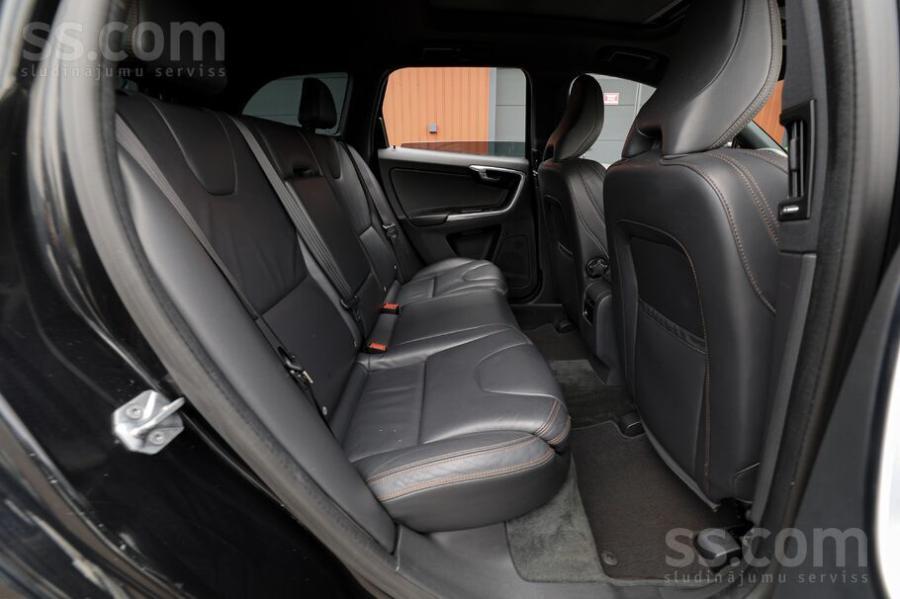 Melns Volvo XC60 2013 Jelgava, ar dzinēja tilpumu 2.00 L un nobraukumu 0 tūkst. km par 13850 €, foto 12 vietnē AUTOMOTO.COM.LV