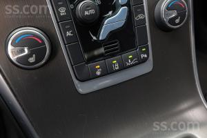 Melns Volvo XC60 2013 Jelgava, ar dzinēja tilpumu 2.00 L un nobraukumu 0 tūkst. km par 13850 €, foto 20 vietnē AUTOMOTO.COM.LV
