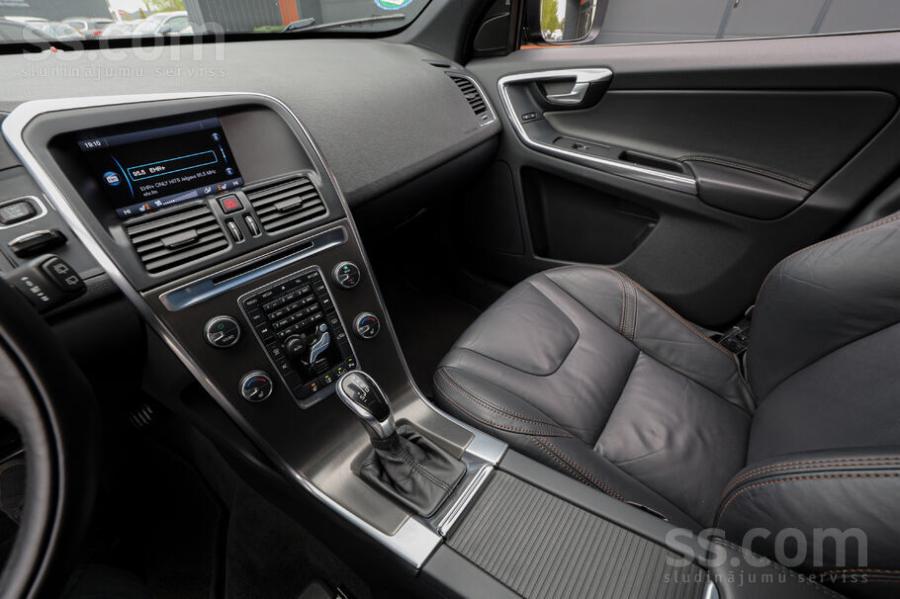 Melns Volvo XC60 2013 Jelgava, ar dzinēja tilpumu 2.00 L un nobraukumu 0 tūkst. km par 13850 €, foto 21 vietnē AUTOMOTO.COM.LV