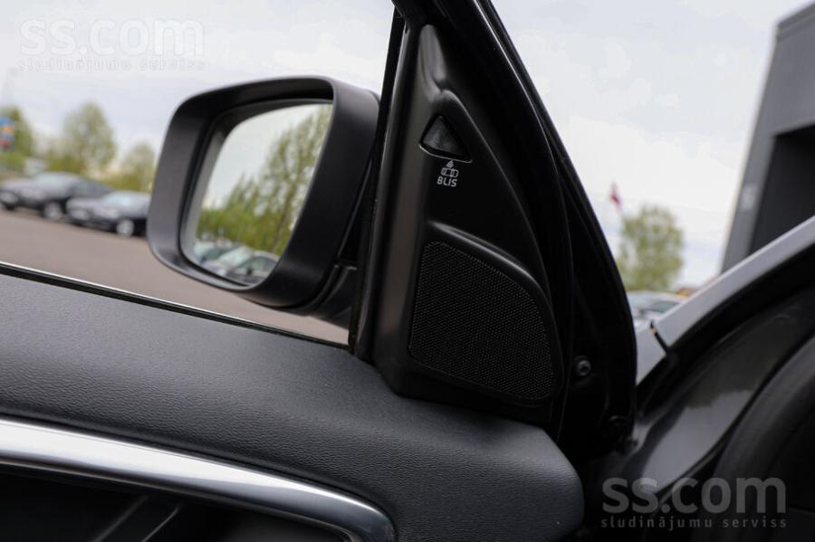 Melns Volvo XC60 2013 Jelgava, ar dzinēja tilpumu 2.00 L un nobraukumu 0 tūkst. km par 13850 €, foto 27 vietnē AUTOMOTO.COM.LV