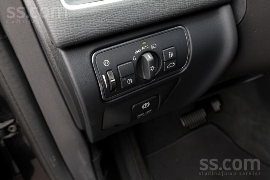 Melns Volvo XC60 2013 Jelgava, ar dzinēja tilpumu 2.00 L un nobraukumu 0 tūkst. km par 13850 €, foto 28 vietnē AUTOMOTO.COM.LV