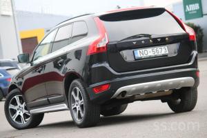 Black Volvo XC60 2013 in Riga, with an engine capacity of 2.00 L and mileage of 262 thousand km for 5990 €, photo 5 on AUTOMOTO.COM.LV