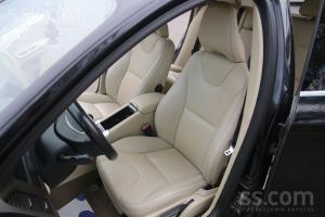 Black Volvo XC60 2013 in Riga, with an engine capacity of 2.00 L and mileage of 262 thousand km for 5990 €, photo 9 on AUTOMOTO.COM.LV