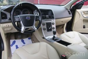 Black Volvo XC60 2013 in Riga, with an engine capacity of 2.00 L and mileage of 262 thousand km for 5990 €, photo 10 on AUTOMOTO.COM.LV