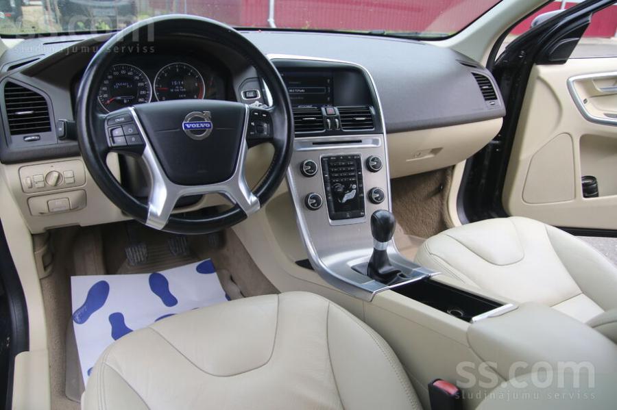 Black Volvo XC60 2013 in Riga, with an engine capacity of 2.00 L and mileage of 262 thousand km for 5990 €, photo 10 on AUTOMOTO.COM.LV