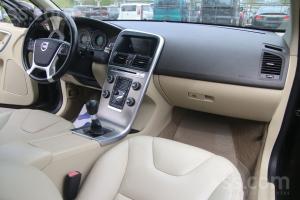 Black Volvo XC60 2013 in Riga, with an engine capacity of 2.00 L and mileage of 262 thousand km for 5990 €, photo 13 on AUTOMOTO.COM.LV