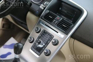 Black Volvo XC60 2013 in Riga, with an engine capacity of 2.00 L and mileage of 262 thousand km for 5990 €, photo 14 on AUTOMOTO.COM.LV